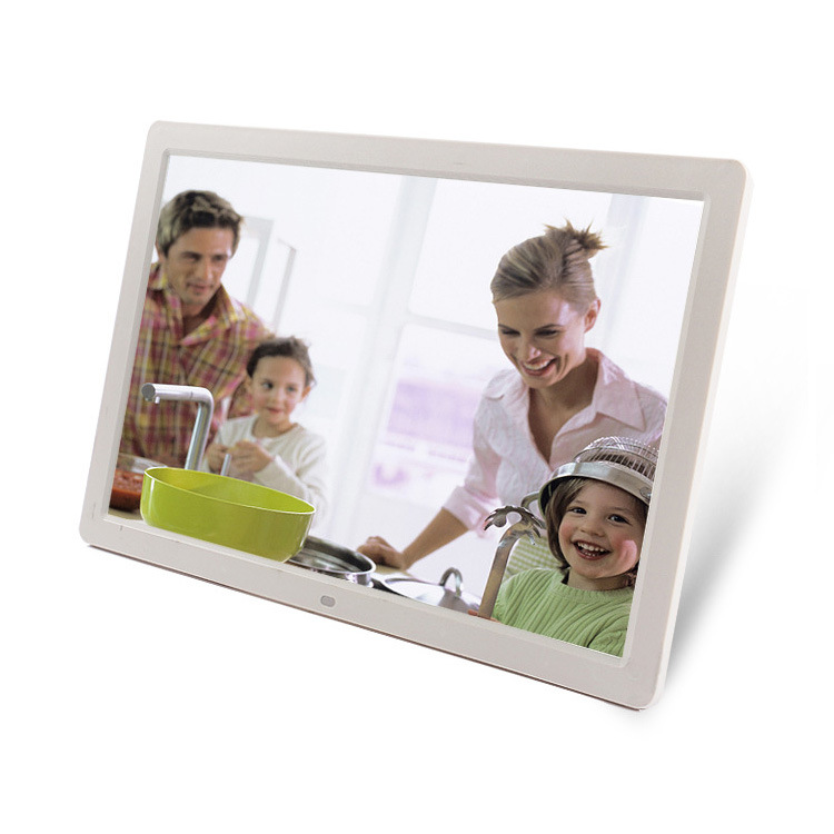 Hot 17-inch high-definition widescreen digital photo frame | Photo ...
